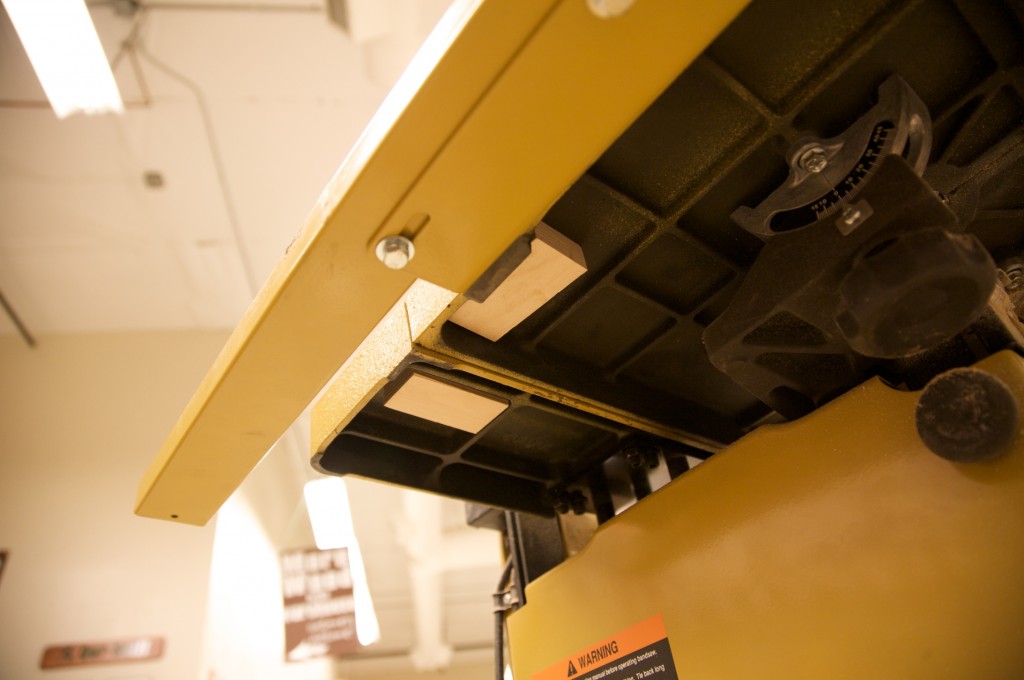 A Better Way to Clamp Jigs to Your Bandsaw Table – Woodworkers Source Blog