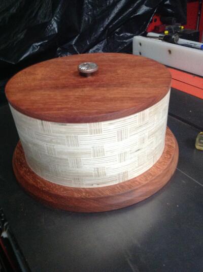 Segmented jewelry box and segmented bowl